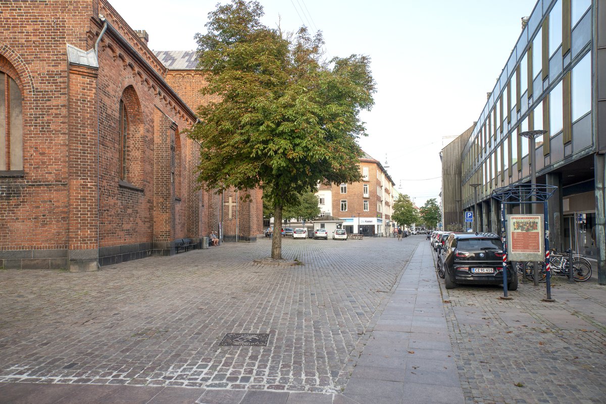 Kirketorvet og Kirkegade verd Sct. Mortens Kirke i Randers - Randers ...