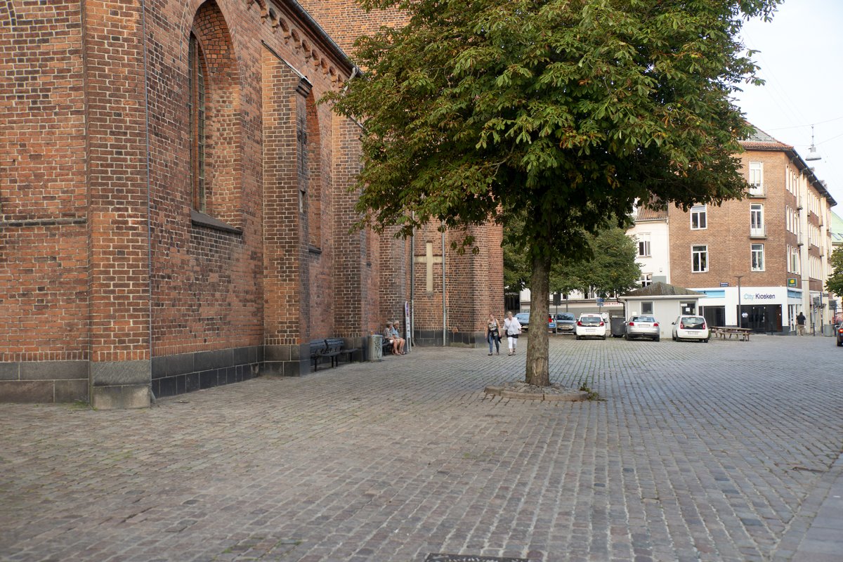 Kirketorvet og Kirkegade verd Sct. Mortens Kirke i Randers - Randers ...